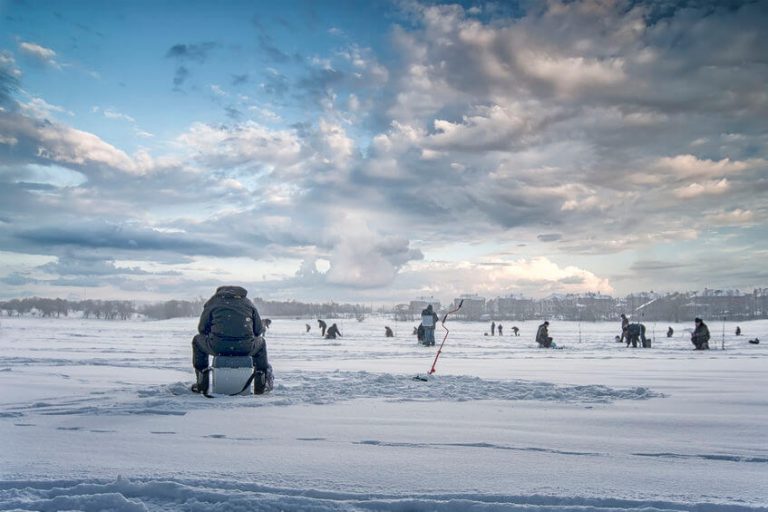 The 7 Best Ice Chisels (Spud Bars) for Ice Fishing in 2025